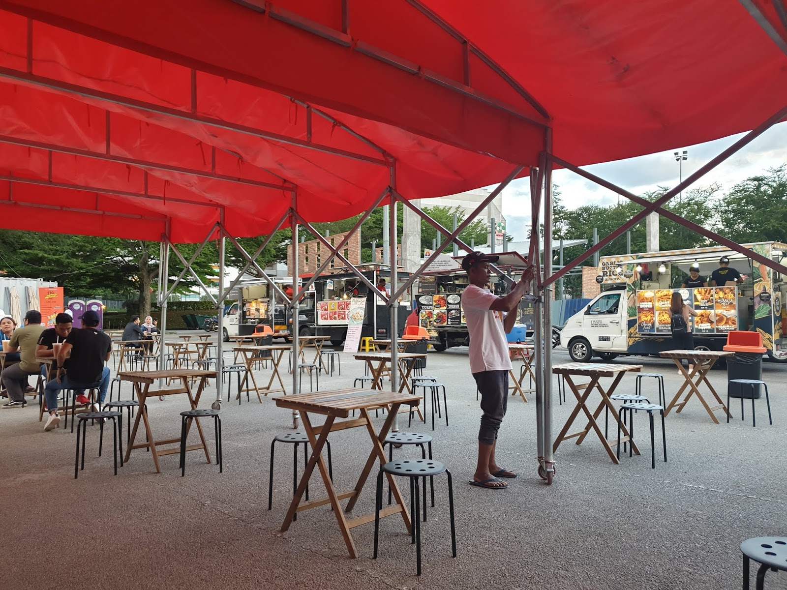 WANDERLUST DJ: Tapak Urban Street Dining, Cyberjaya