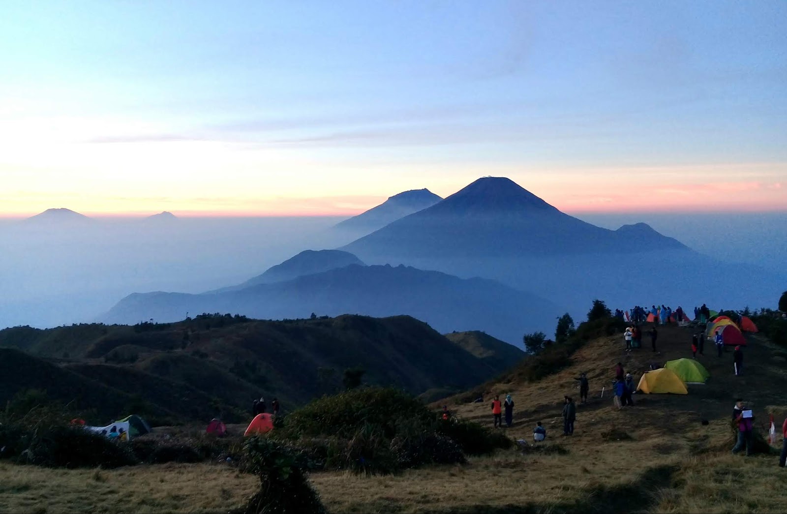 TITIKOMA: Solo Hiking: Pendakian Gunung Prau via Patak Banteng