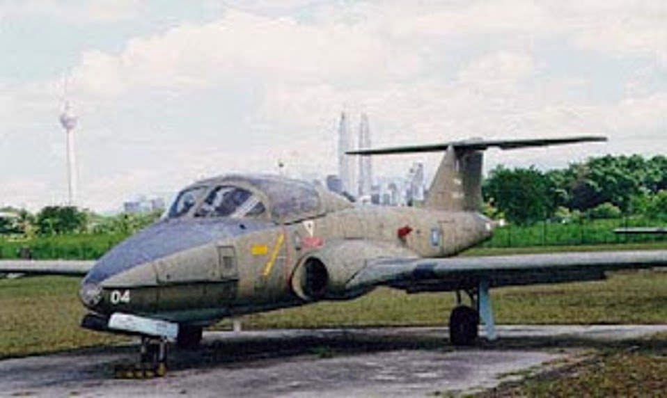 Awal : PESAWAT TEBUAN JET PEJUANG PERTAMA TUDM