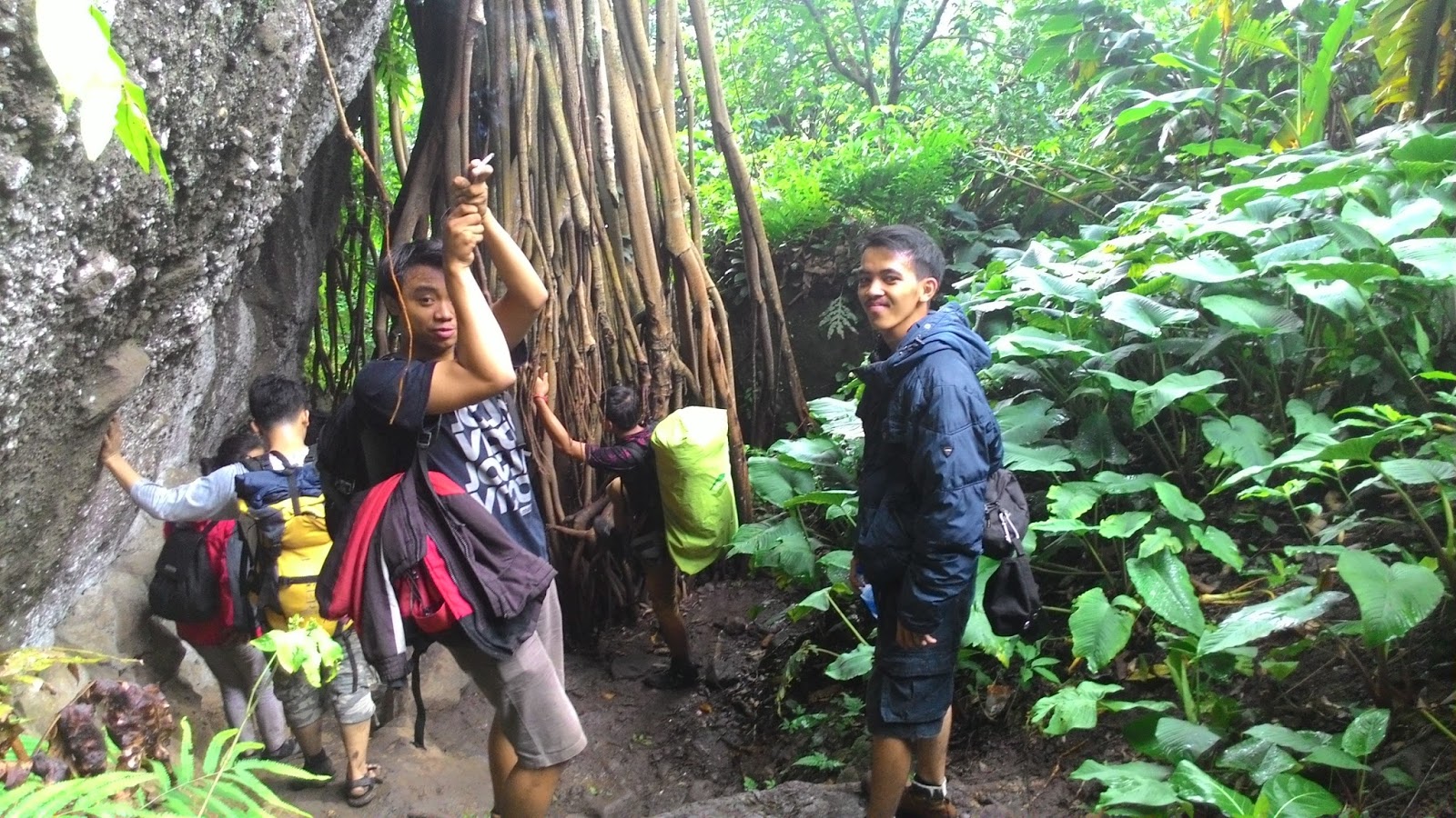 Gunung Munara - Zone Richie Riee