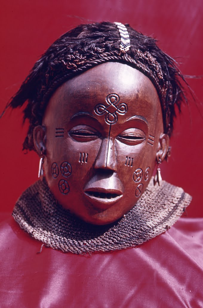 GOSTO ...: Lunda, Angola - Máscaras Wapwo