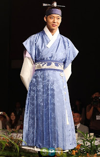 Koreańska fala~: Przywitanie & Hanbok – czyli Koreański strój narodowy