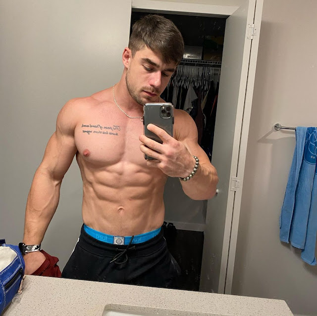 FITNESS INFLUENCER – ALEX GIBSON – Monday XYZ