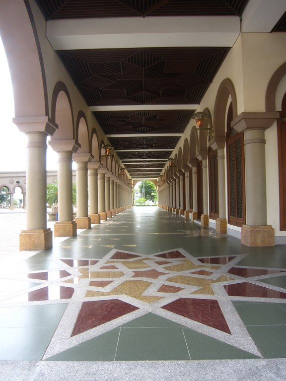 Masjid Islamic Center Samarinda, Sebuah Kemegahan Yang Menjadi Ikon ...