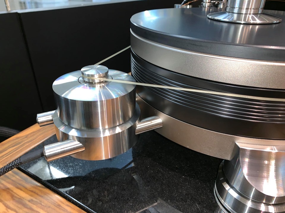 CONTINUUM AUDIO OBSIDIAN TURNTABLE – M & S | Ultimate High-Fidelity