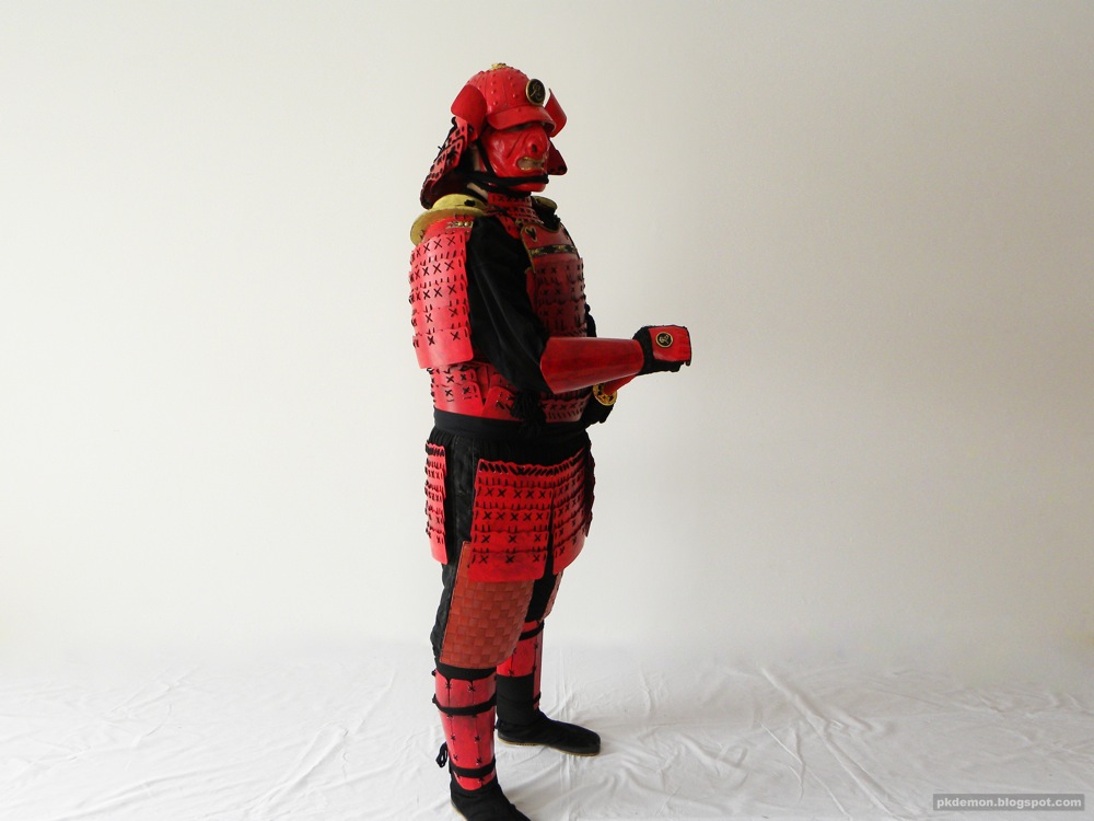 Action shots of the Red Samurai Armor