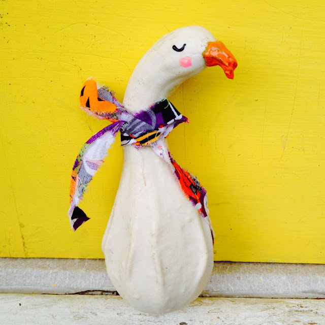 Linzer Lane: DIY Gourd Goose