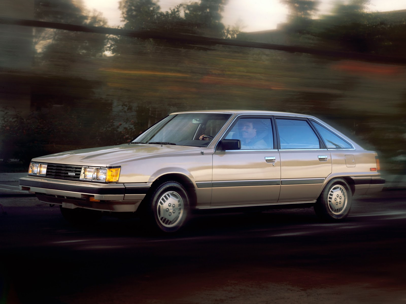 HISTÓRIA EM FOTOS - TOYOTA CAMRY