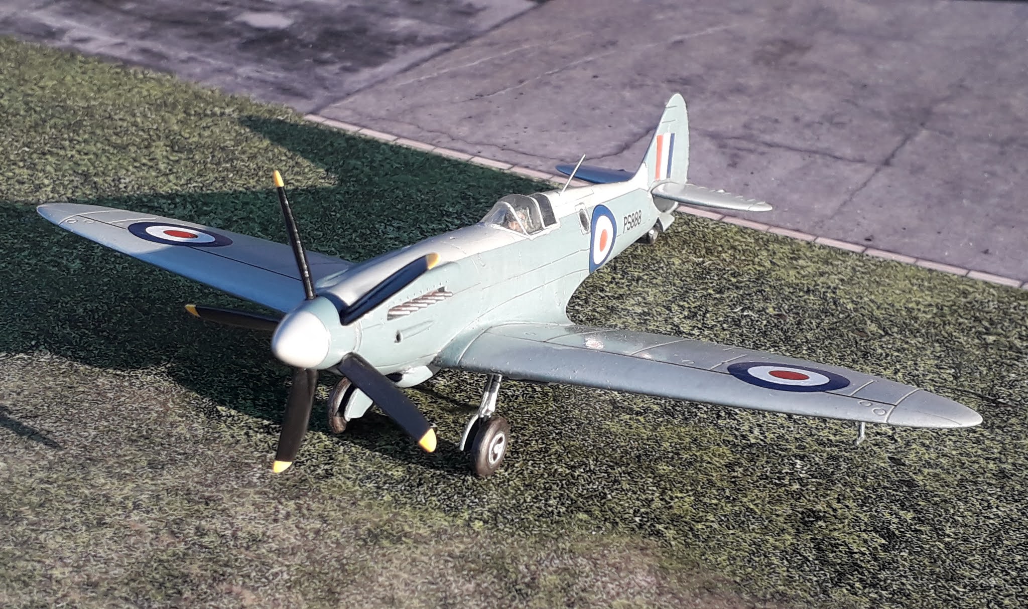 Kitpix: Airfix 1/72 Supermarine Spitfire PR XIX (A02017)