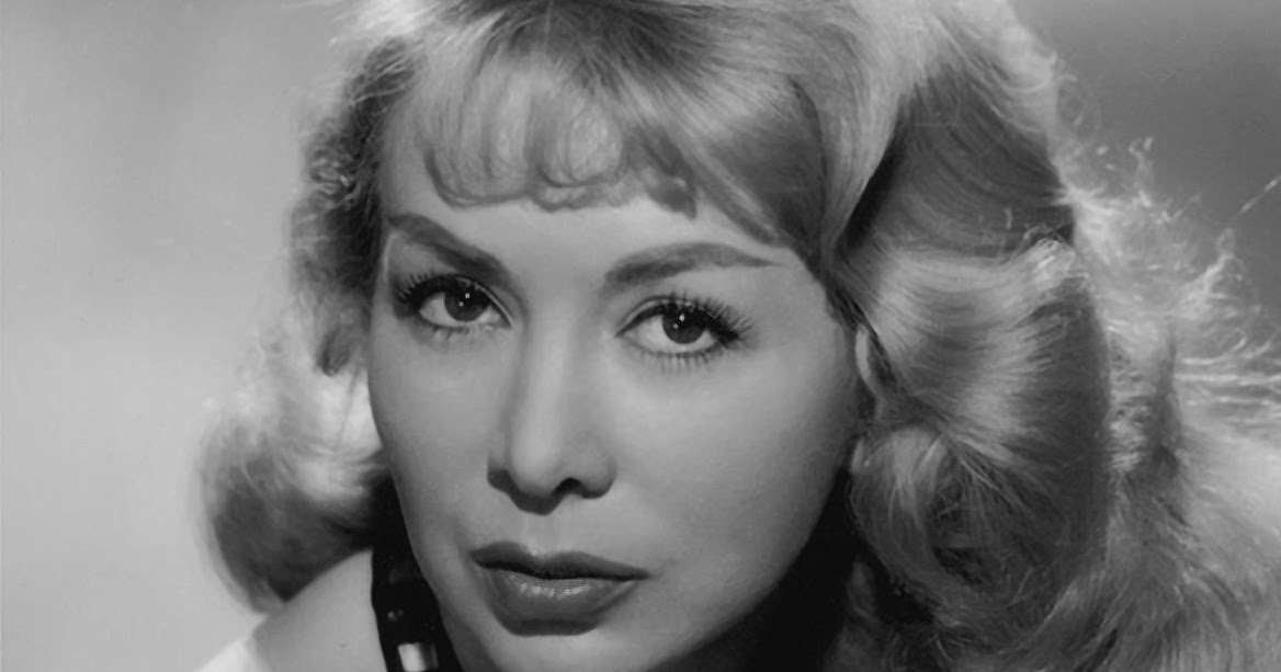 A Shroud of Thoughts: Susan Cummings Passes On