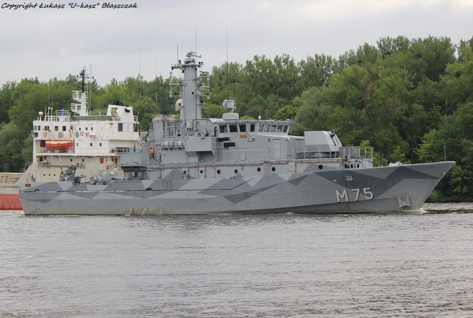 W obiektywie shipspottera czyli z migawką nad portową sadzawką: Z cyklu ...