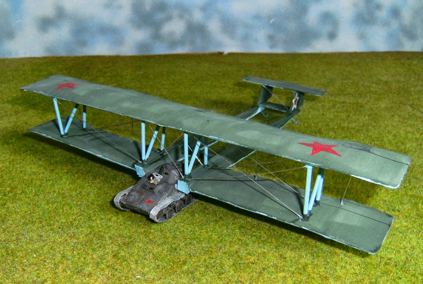 Happyscale-Modellbau: Antonov KT A-40 Flying Tank - papermodel 1:72