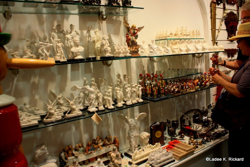 Ladee's Travels: Rome, Italy - Shopping for Italian Souvenirs