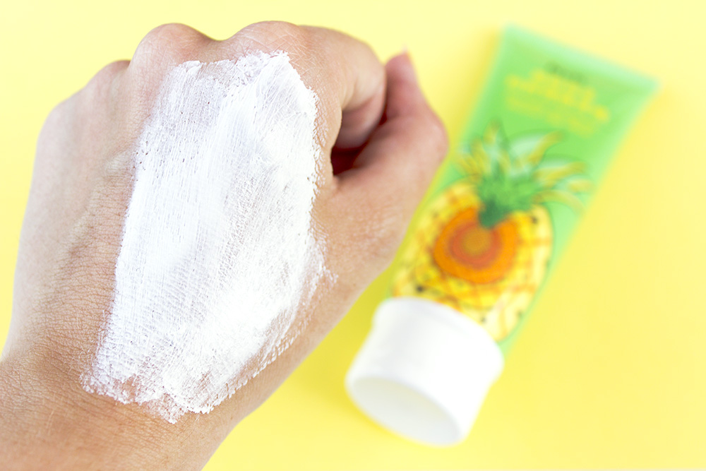 emptyfloor: Naruko NRK Pineapple Enzymatic Mineral Clay Mask review