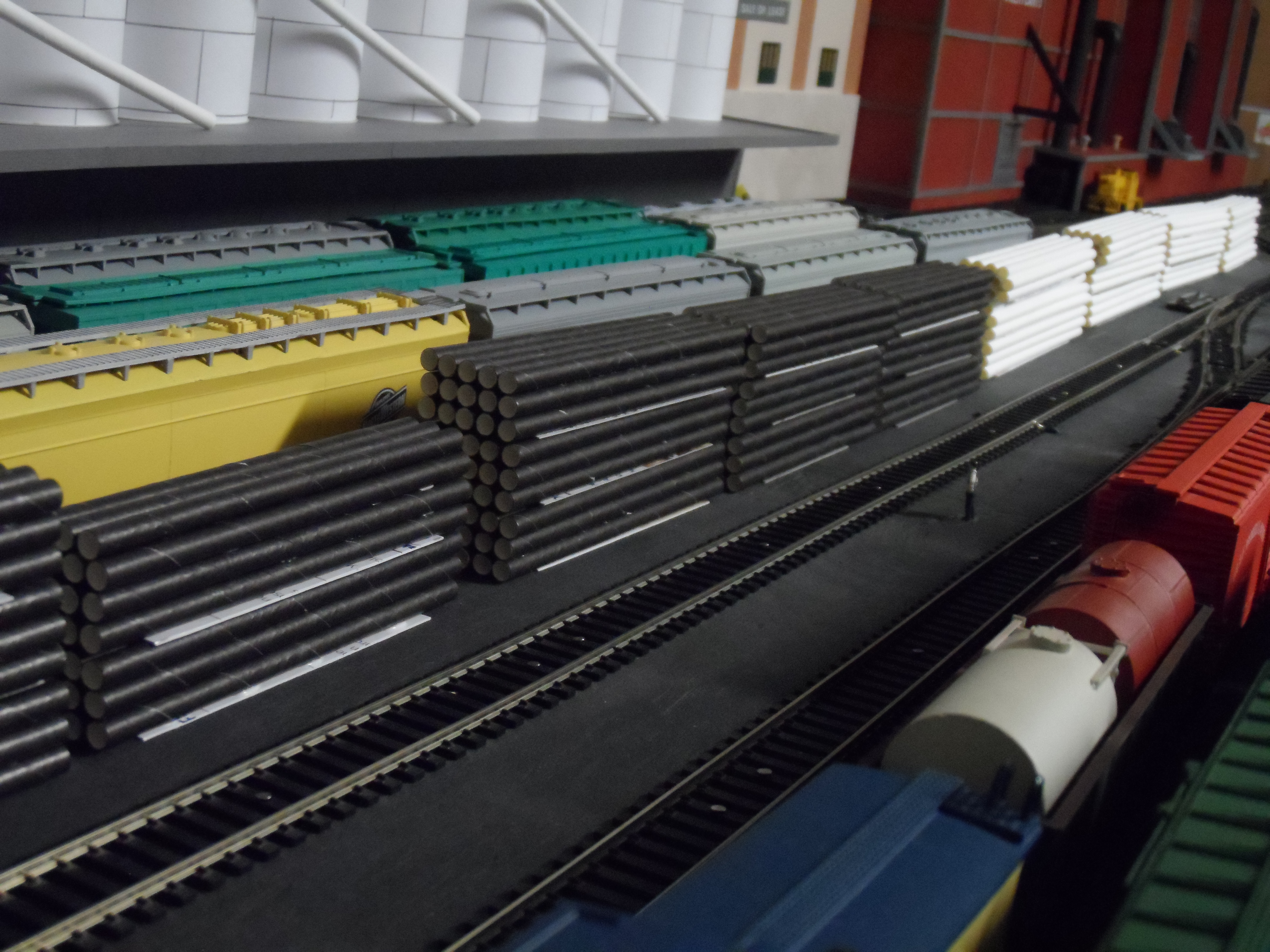 New York Central Train Layout: Easy Pipe Loads