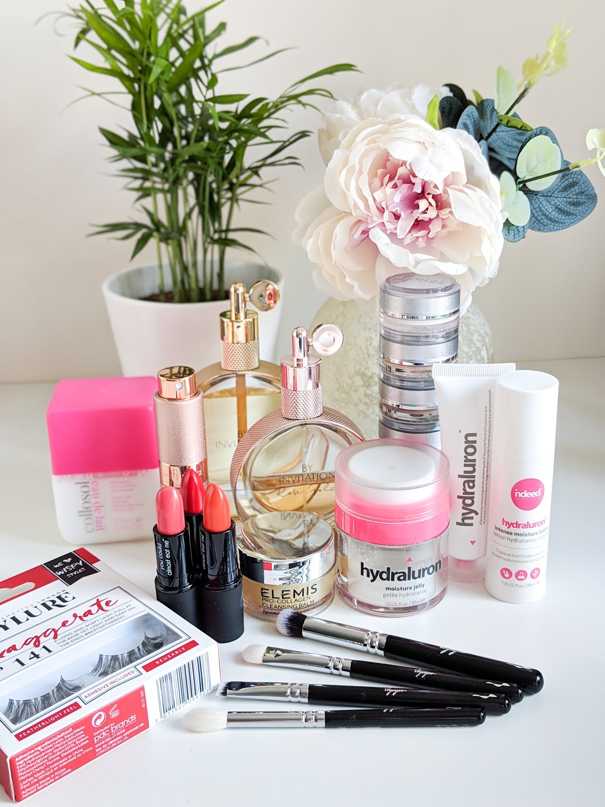 Beauty on Review: 8 Holiday Beauty Essentials Your Suitcase Needs This ...