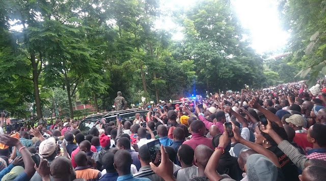 TAZAMA PICHA MBALIMBALI ZA RAISI WA JAMUHURI YA MUUNGANO WA TANZANIA Dr ...