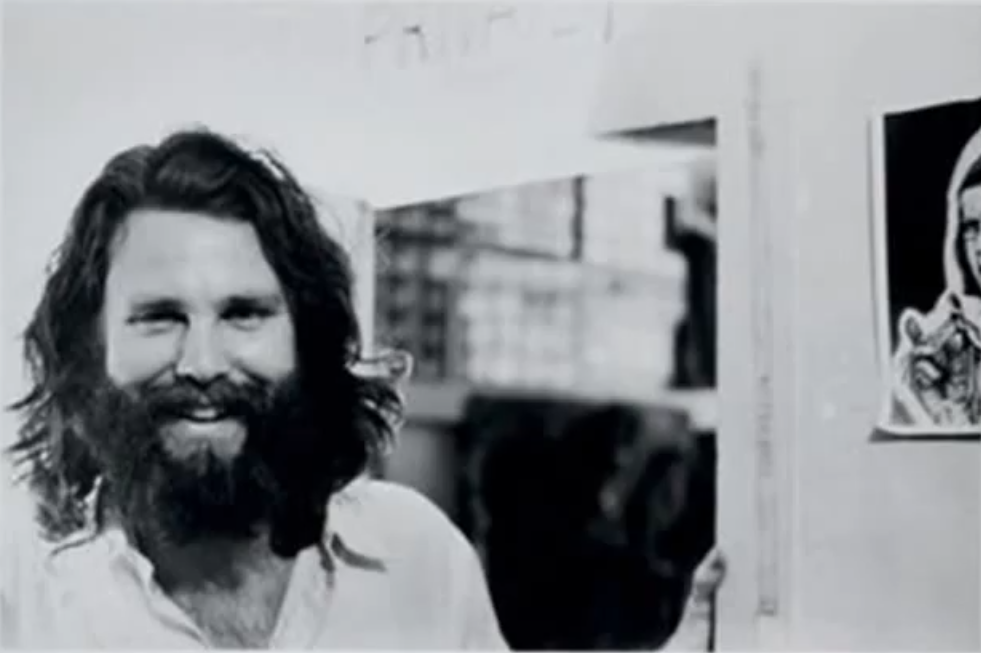 Dance On Fire As It Intends" •: "10 Curiosidades Sobre Jim Morrison"