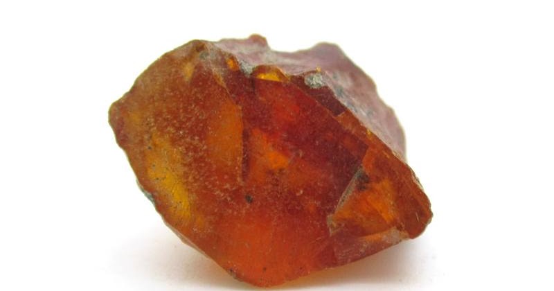 Ámbar Dominicano color Miel En Bruto 20 Mm de largo