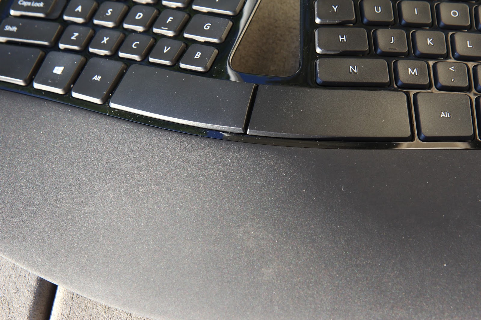James' Ordinary Guy Reviews: Microsoft Sculpt Ergonomic Keyboard Review