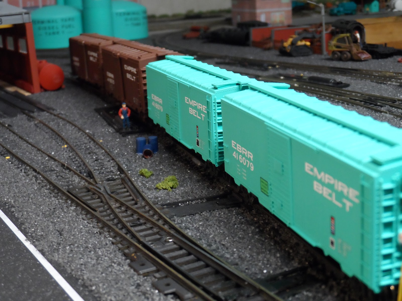 New York Central Train Layout: Another Joint APRR / NYCTL Paint Project