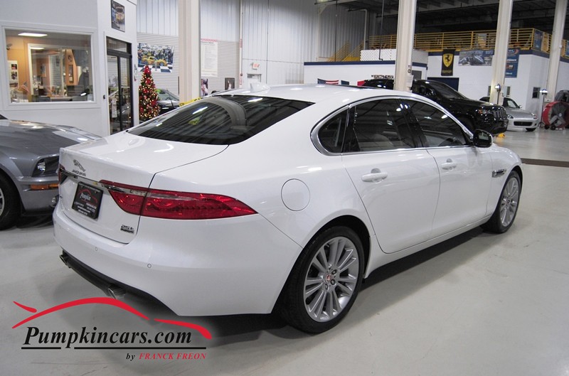 STUNNING FUJI WHITE ON LATTE & ESPRESSO INTERIOR