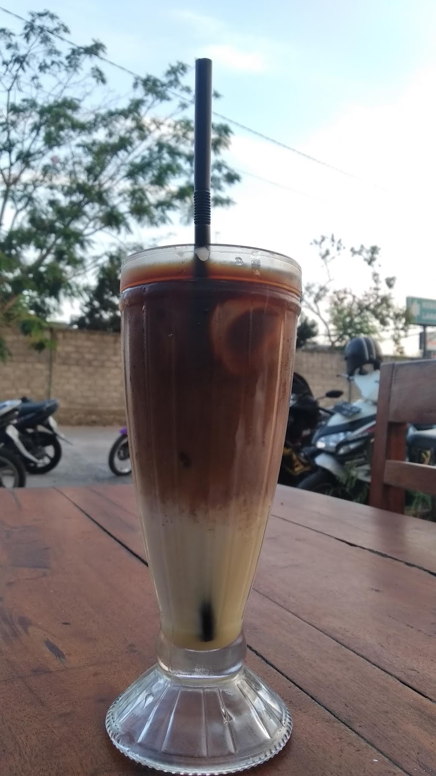 Tak Perlu Basa Basi untuk Nongkrong di Kafe Basabasi | Pustakaku