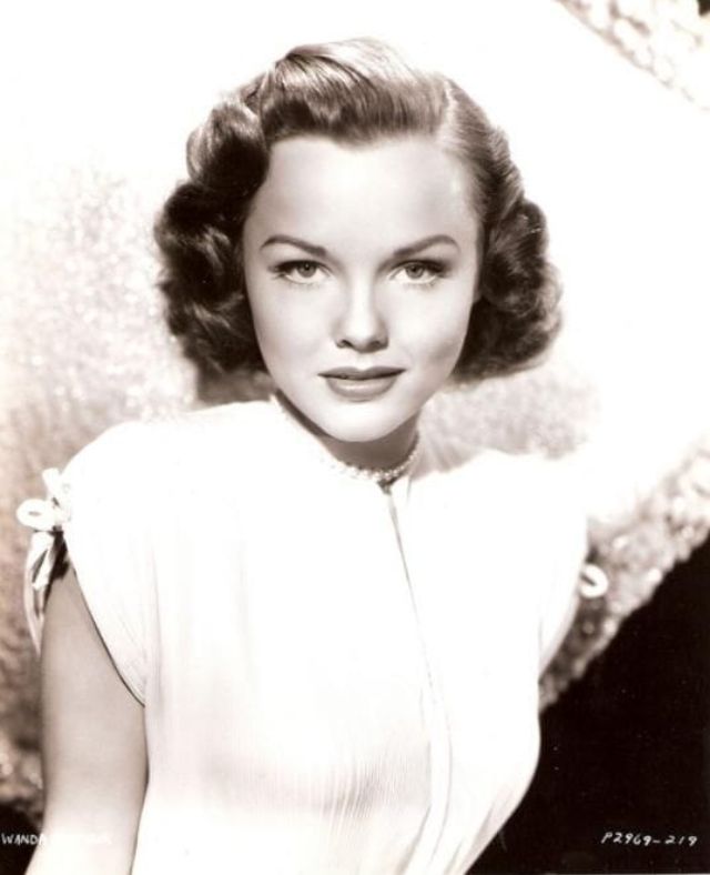 Gorgeous Photos of Wanda Hendrix in the 1940s and ’50s ~ Vintage Everyday