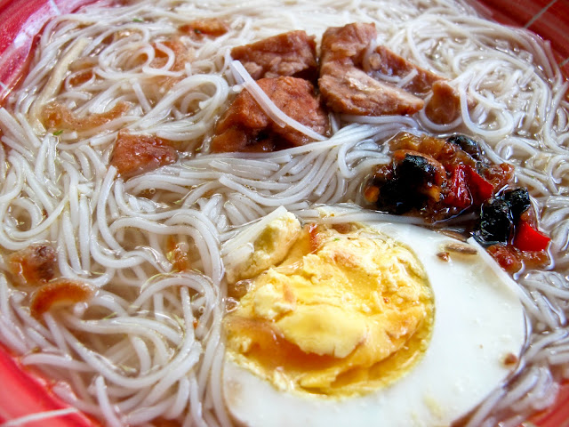 Simple Menu: A Light Breakfast But A Heavy Lunch