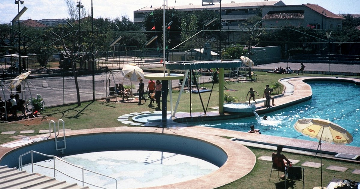 Piscinas do Clube Militar de Lourenço Marques, actual Escola Cinderella ...