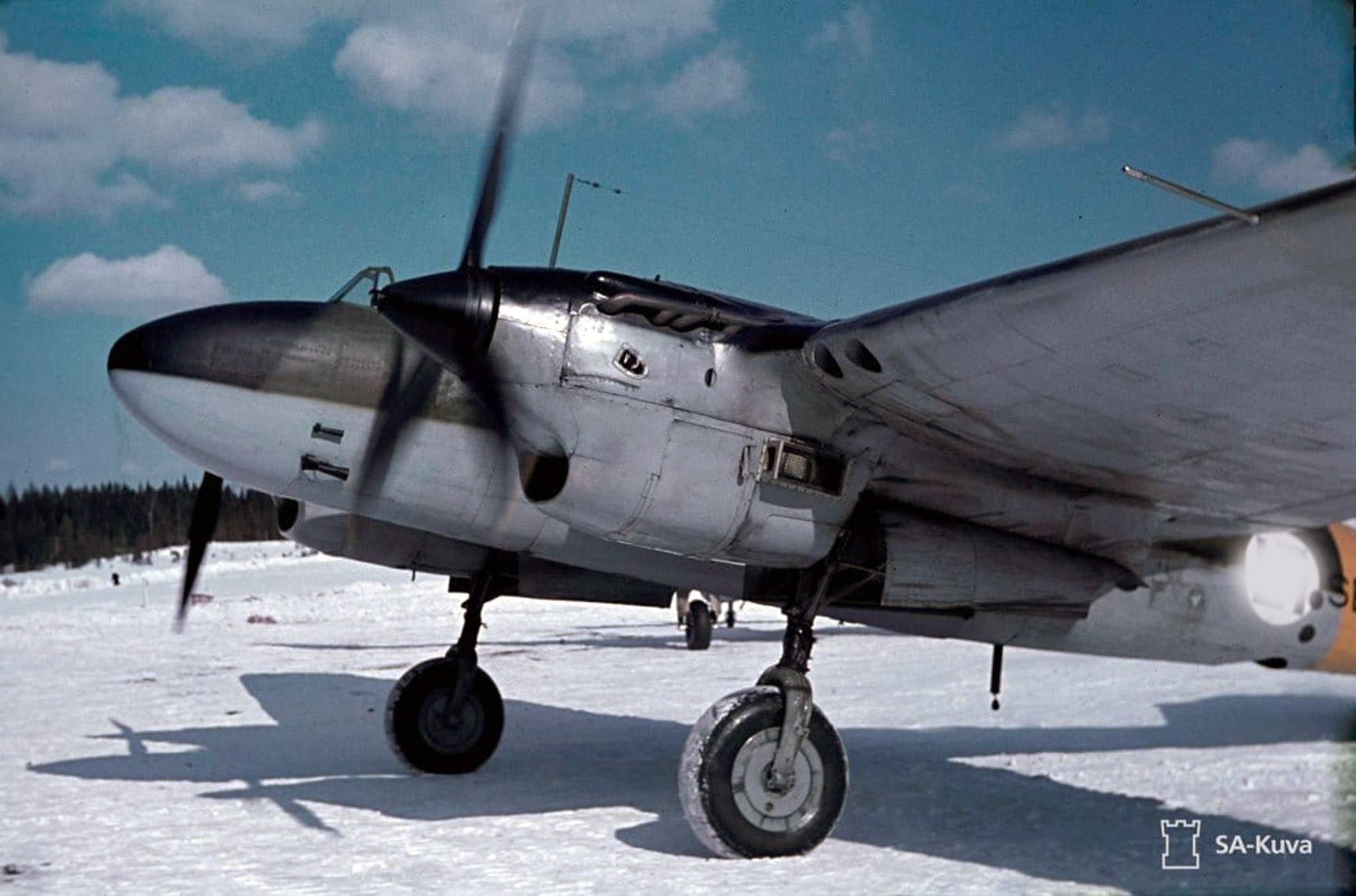 World War II in Color: Finnish Bombers at Luonejärvi