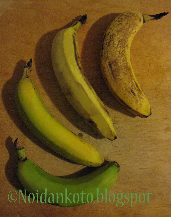 Noidankoto; Valkosipulia ja Salviaa: Banaani (Musa Sapientum)