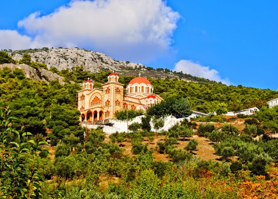 Η ΜΟΝΗ ΤΩΝ ΑΓΙΩΝ ΚΥΠΡΙΑΝΟΥ ΚΑΙ ΙΟΥΣΤΙΝΗΣ. Ο ΑΓΙΟΣ ΠΟΥ ΕΞΟΛΟΘΡΕΥΕΙ ΤΟ ...