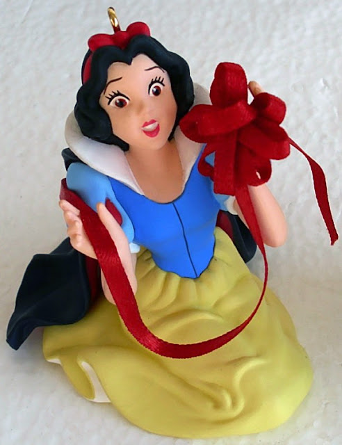 Filmic Light Snow White Archive Hallmark Ornament Set 60th filmic-light-snow-white-archive-hallmark-ornament-set-60th