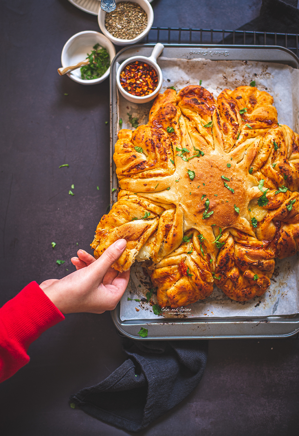 Color and Spices: Savoury star shaped bread...