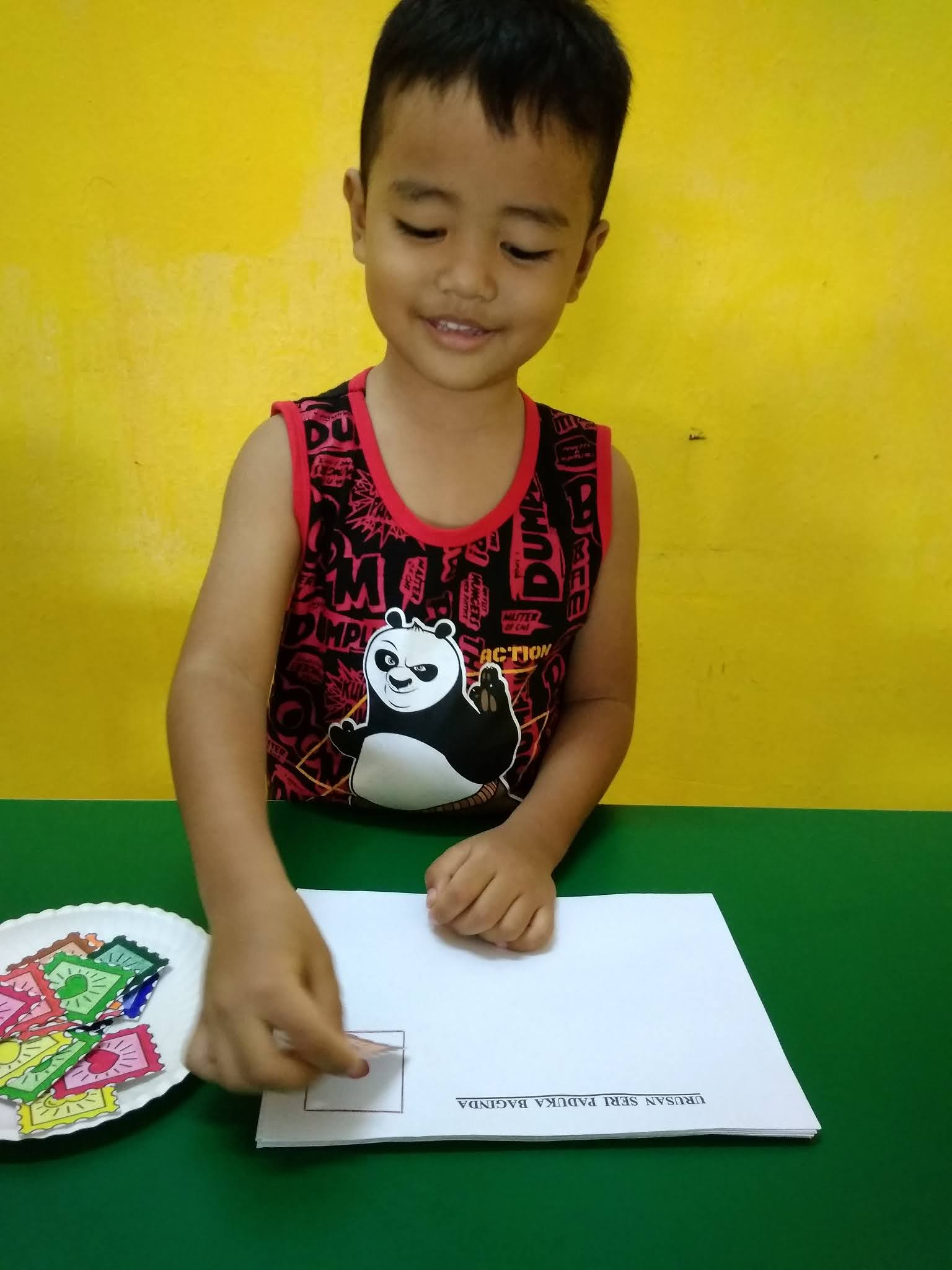 Taska Ummi Ida: Aktiviti 4 Tahun : Aktiviti Menampal Setem Pada Sampul ...