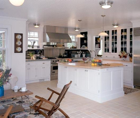 Southland Avenue: Interior Details: Gloss White Ceilings