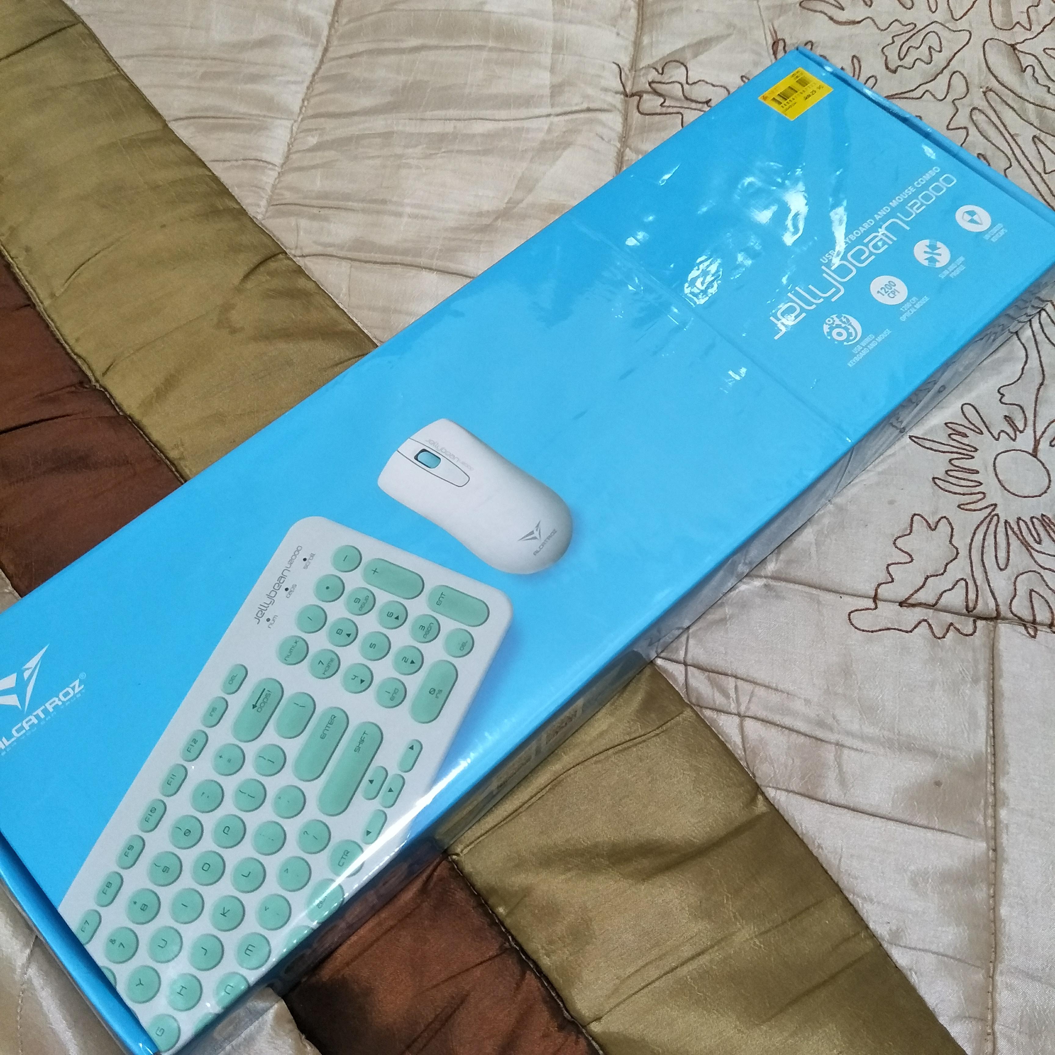 BELI KEYBOARD BARU.. BEKERJA DARI RUMAH KAN