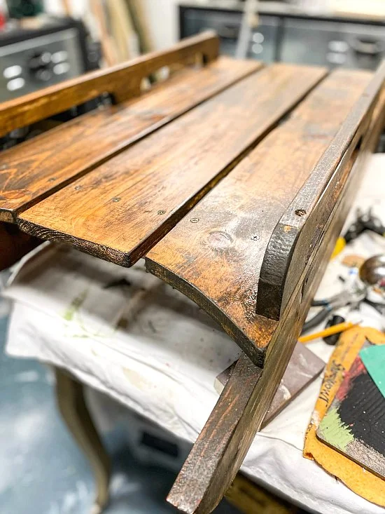 How to Decorate a Sled for Christmas