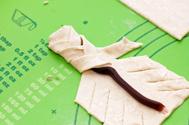 In Michelle's Kitchen: Red Bean Puff Pastries