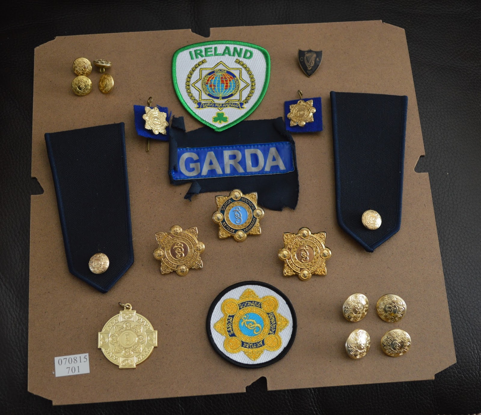 BADGE COLLECTOR: AN GARDA SIOCHANA