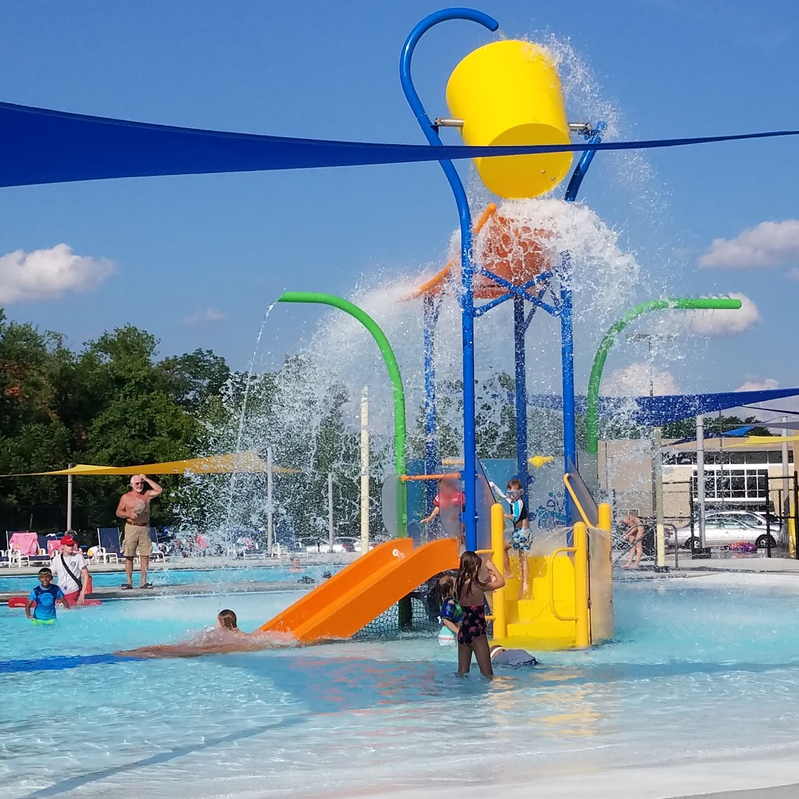 Play St. Louis: The Cove at St. Peters Pool, St. Peters