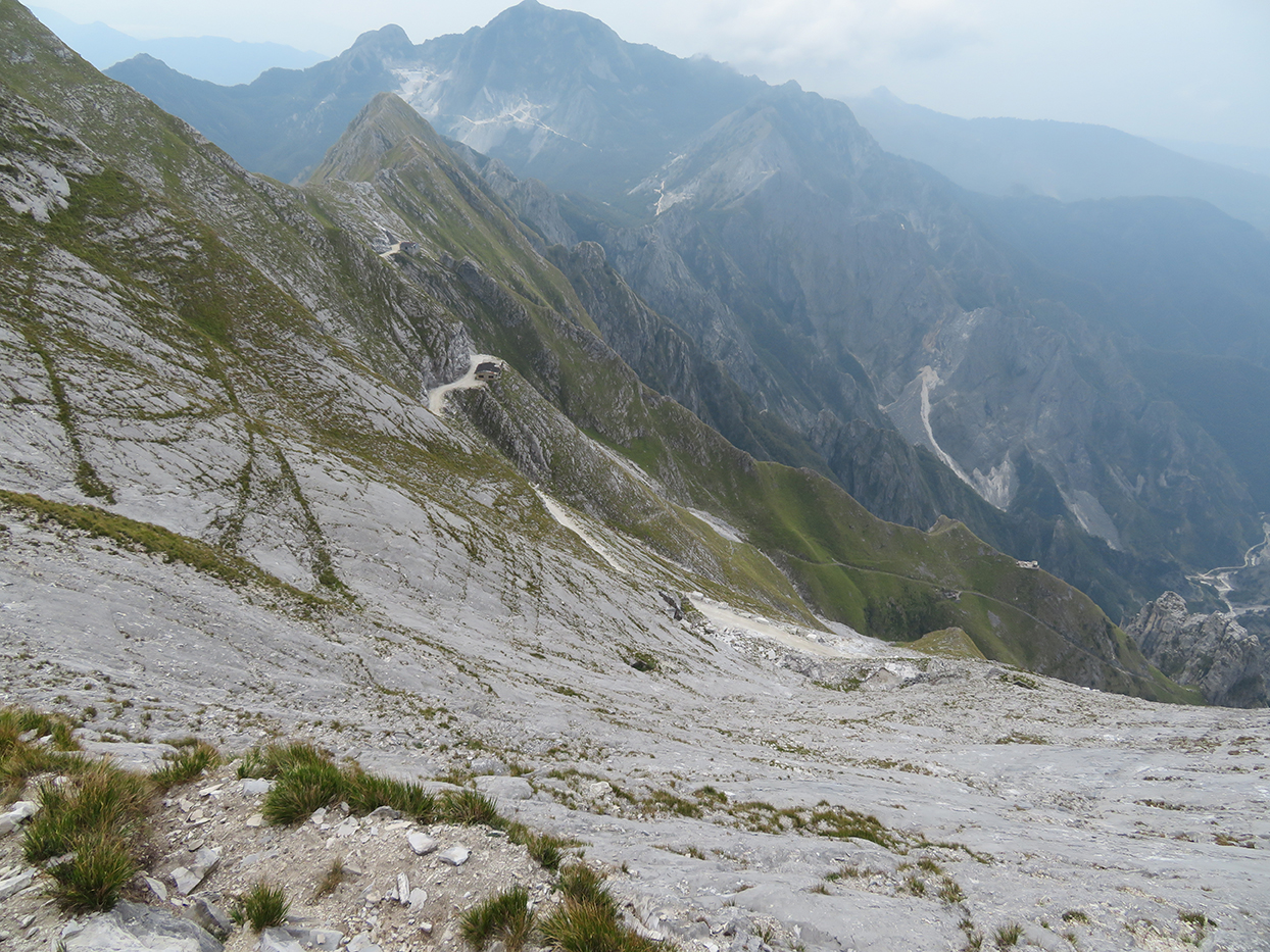 Escursionismo a 360°: Traversata in cresta dei monti Macina e Sella (F)