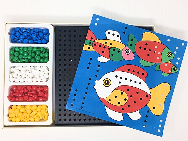 The Playful Otter: Picture Peg