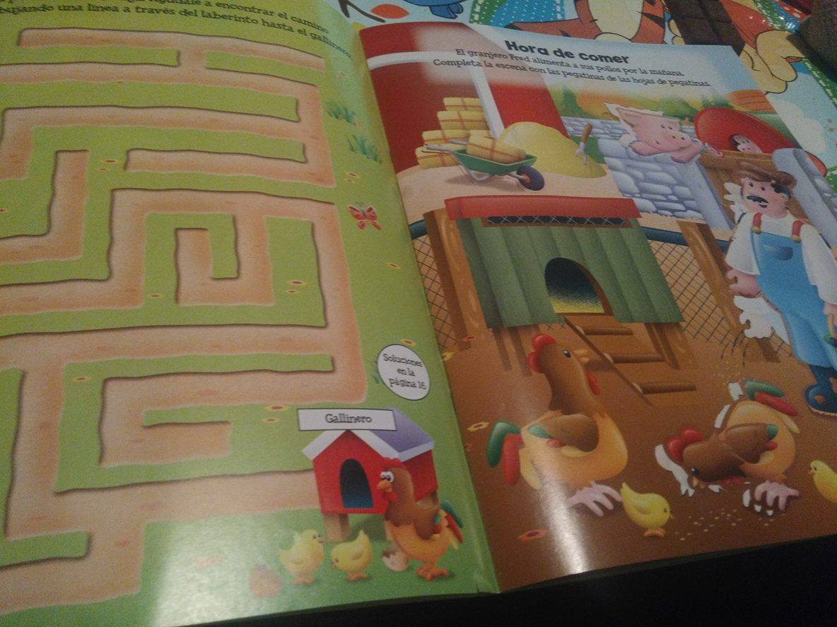 Un día en la granja. Libro de pegatinas - Cuentos de Amatxu