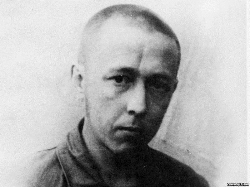 Bytes: 5 Minutes of bio: Aleksander Solzehenitsyn