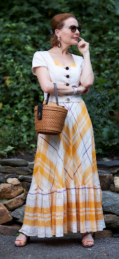 One dress, seven outfits