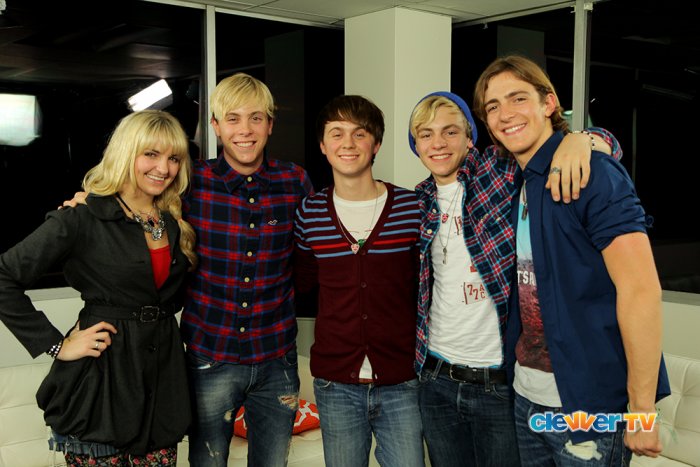 Mundo Fanmania: R5 'What Do I Have To Do' en ClevverTV