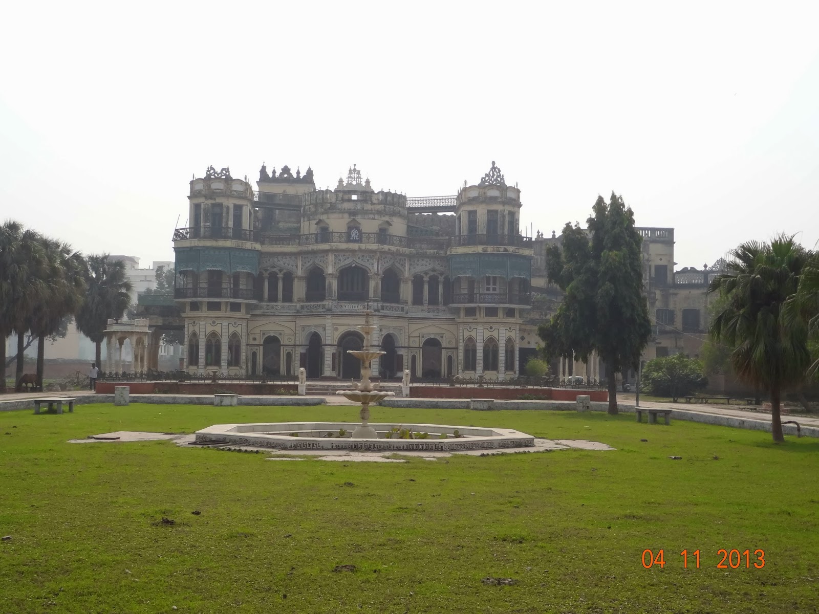 Varanasi: Motijheel Palace