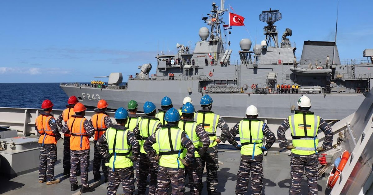 KRI Sultan Hasanuddin 366 Latihan Bersama "Mailbag Transfer dan Sailing ...